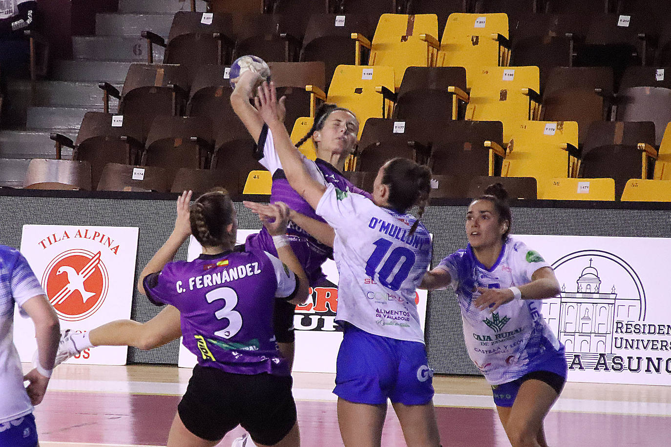 Fotos: Final de la Copa Castilla y León de Balonmano | leonoticias.com